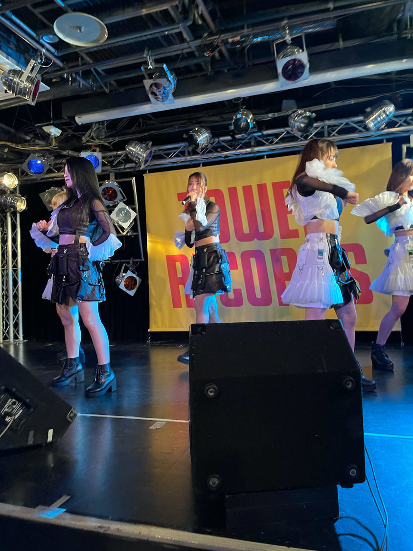 📸 画像：#2i2（3月28日（日）／タワーレコード渋谷店）より｜#2i2 天羽希純[インタビュー]初CDリリイベ＆初の単独配信ライブ開催「画面の奥からの声援も届きました！」