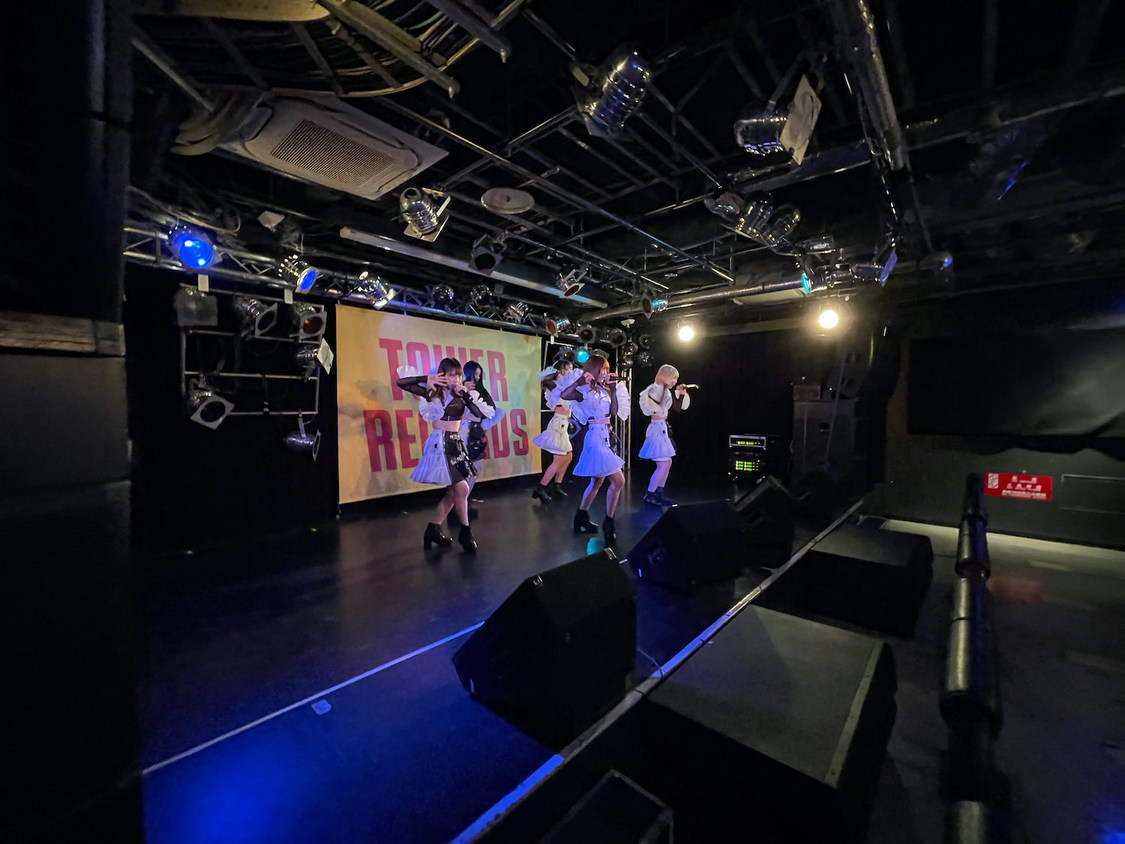 📸 画像：#2i2（3月28日（日）／タワーレコード渋谷店）より｜#2i2 天羽希純[インタビュー]初CDリリイベ＆初の単独配信ライブ開催「画面の奥からの声援も届きました！」