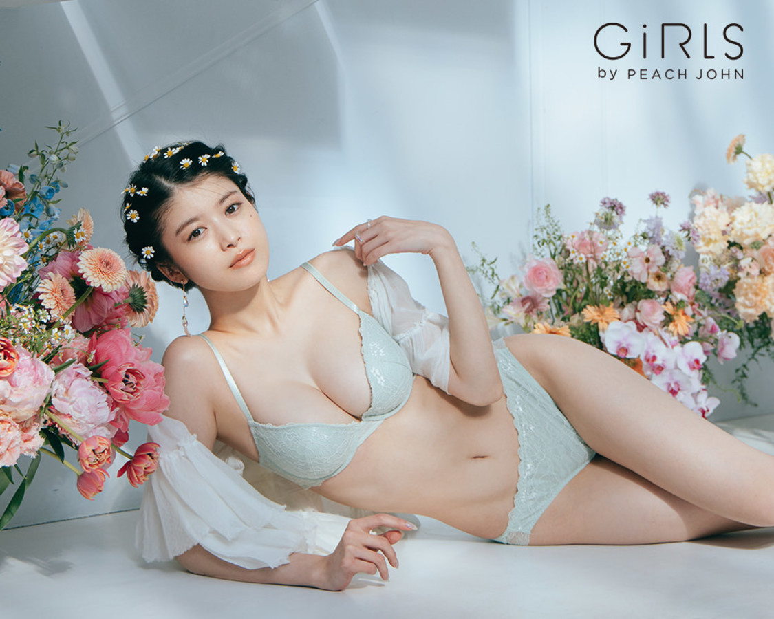 📸 画像:馬場ふみか『girls By Peach John』|馬場ふみか、煌めく美ボディが映えるランジェリー姿を披露! Girls By