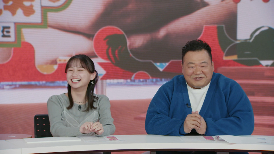 📸 画像：『ABEMAスポーツタイム』#24（（C）AbemaTV,Inc.）｜影山優佳、豊ノ島が現役時代に使用していた化粧まわしに大興奮「初めて見た！ 繊細に作りこまれていて、めちゃくちゃ ...