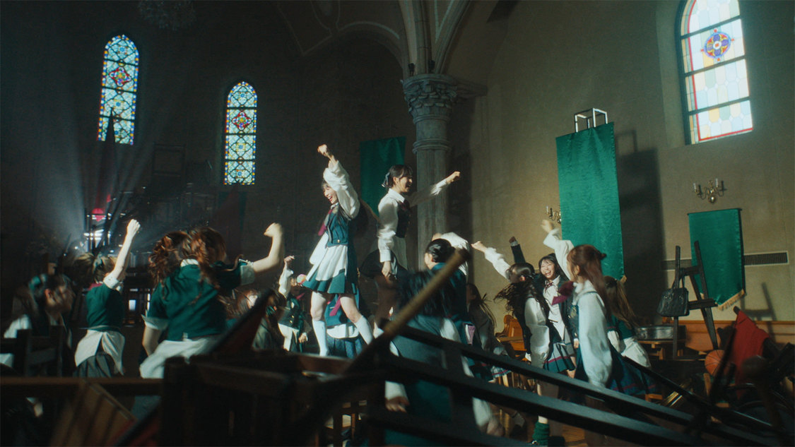 📸 画像：「恋 詰んじゃった」MV（©AKB48）｜AKB48、64th SG表題曲MV＆ジャケット写真・収録内容解禁！