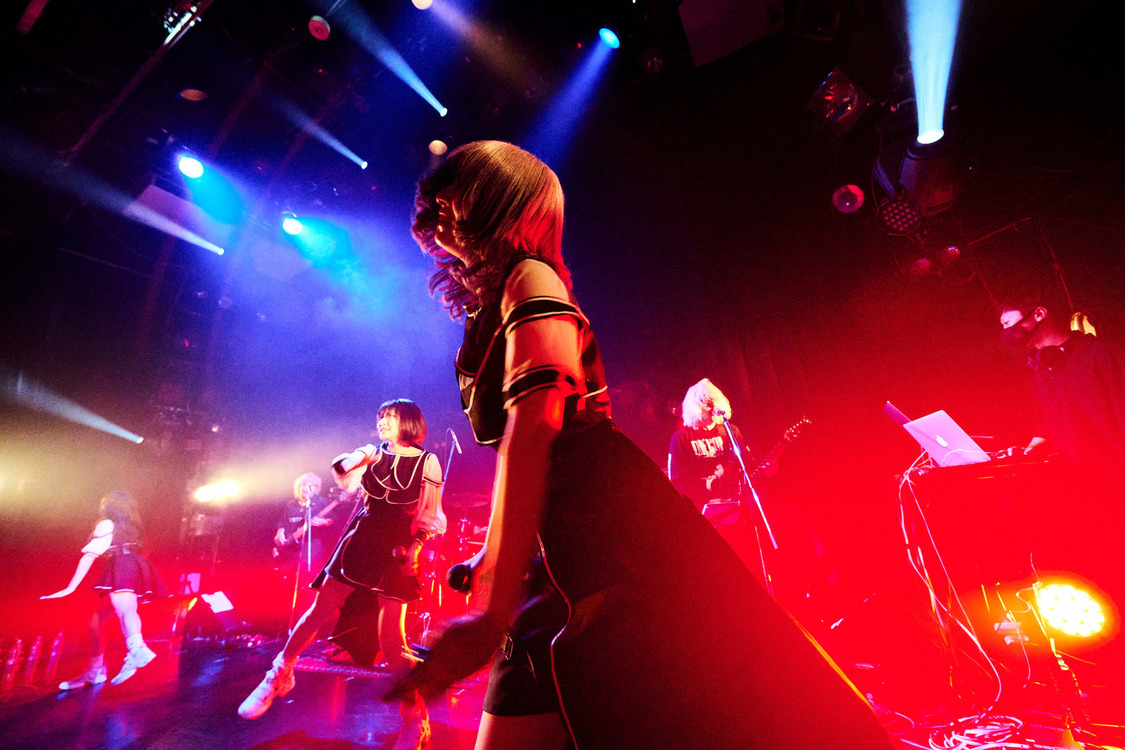📸 画像：＜集団gig Vol1＞club Asia（2024年6月29日）｜集団 ライブレポート 残虐な轟音の中で可憐に歌い踊る少女たちのデビュー「超選ばれし人たちに始まりを見届けてもらえ 