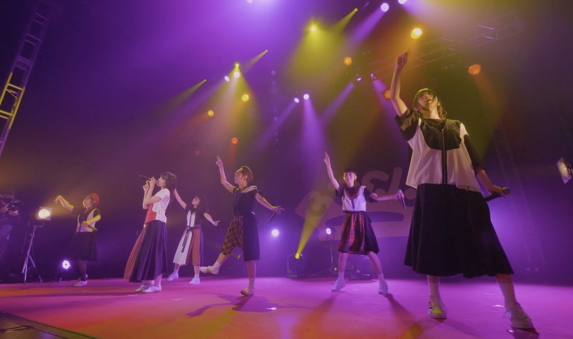 📸 画像：「HUG ME」ライブ映像より｜BiSH、8時間配信コンテンツよりレア曲「HUG ME」ライブ映像フル公開！