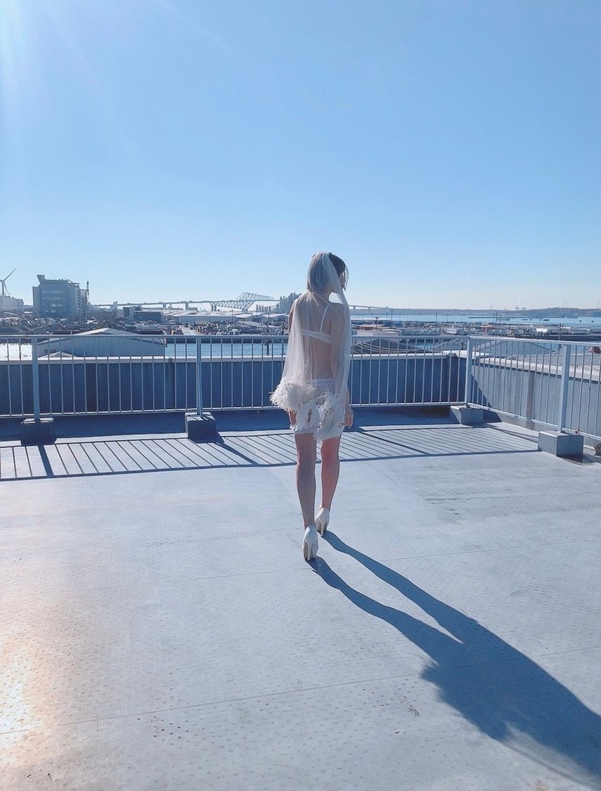 📸 画像：手島優｜手島優[オフショット＆コメント]自身初ウエディンググラビアで魅せたレジェンドの輝き「ラスボスとしてまだまだ頑張ります