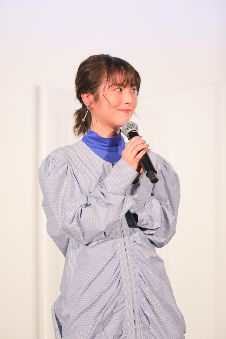 📸 画像：＜『やがて海へと届く』舞台挨拶付きプレミア試写会＞（2022年3月20日／©️2022 映画「やがて海へと届く」製作委員会）｜浜辺