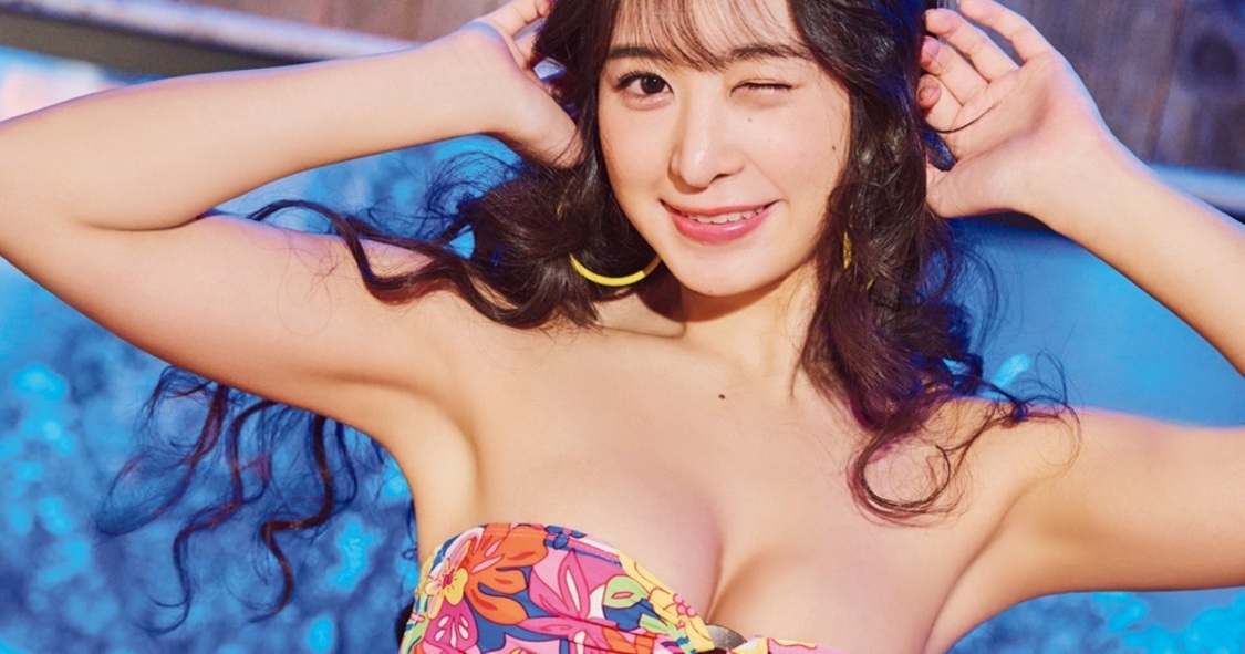 🍭 “令和の愛人”真島なおみ、バブリーな世界観のグラビアに挑戦！『FLASH』登場 - Pop'n'Roll(ポップンロール)